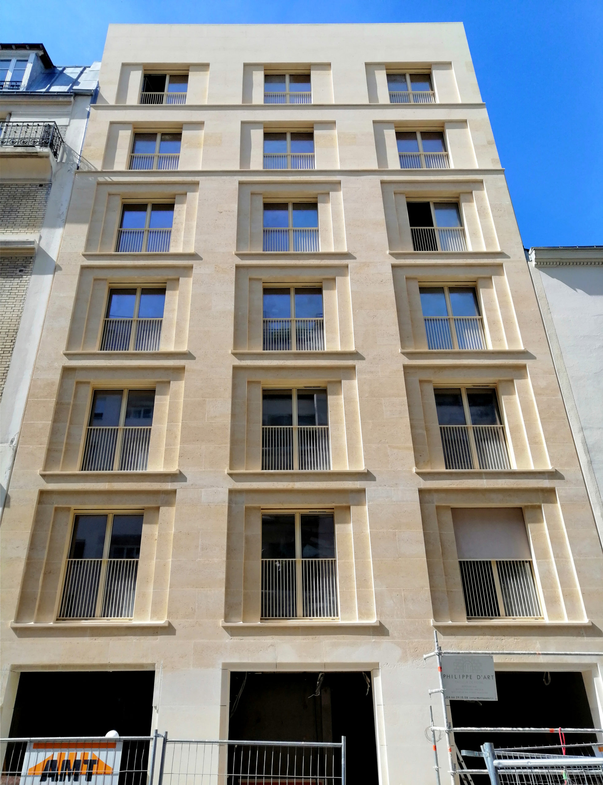 Façades en pierre massive autoportante, rue des Cévennes à Paris – KAIRN